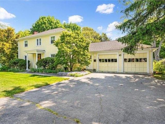 house with 4 bedroom, Barrington RI DS104191614