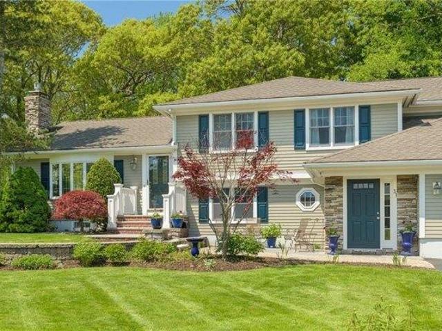 house with 4 bedroom, Barrington RI DS103431489