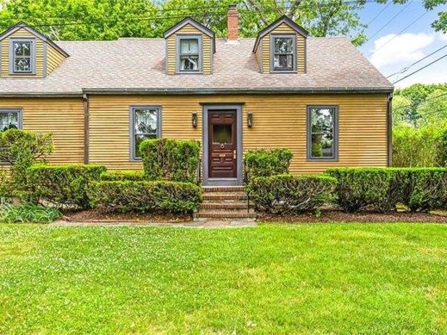 house with 4 bedroom, Barrington RI DS103663287