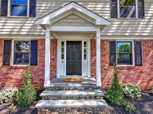 house with 4 bedroom, Barrington RI DS103806865