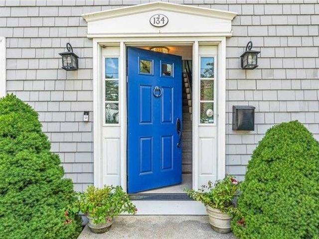 house with 4 bedroom, Barrington RI DS103888583