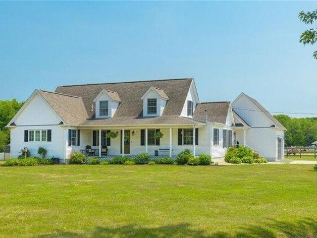 house with 4 bedroom, Barrington RI DS103969355