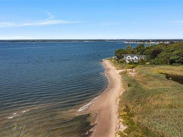 house with 4 bedroom, Barrington RI ES104189169