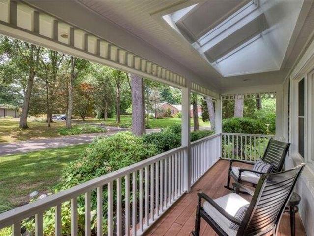 house with 4 bedroom, Barrington RI ES104190565