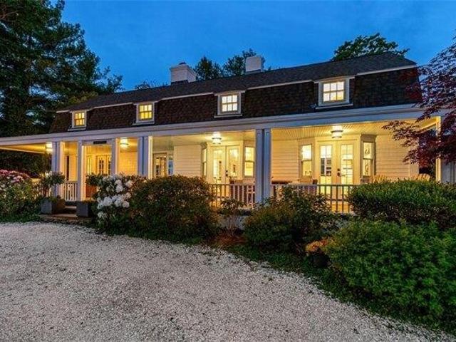 house with 4 bedroom, Barrington RI ES104480623