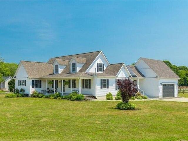 house with 4 bedroom, Barrington RI ES104788254