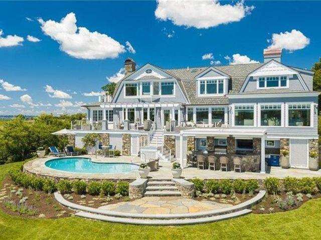 house with 4 bedroom, Barrington RI ES105117356