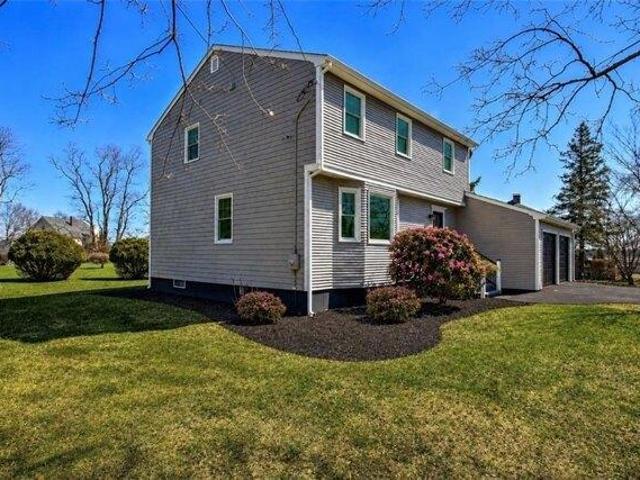 house with 4 bedroom, Barrington RI ES103072256