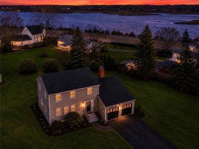 house with 4 bedroom, Barrington RI ES103663326