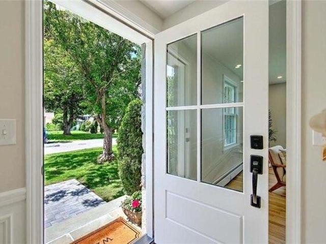 house with 4 bedroom, Barrington RI ES103807164