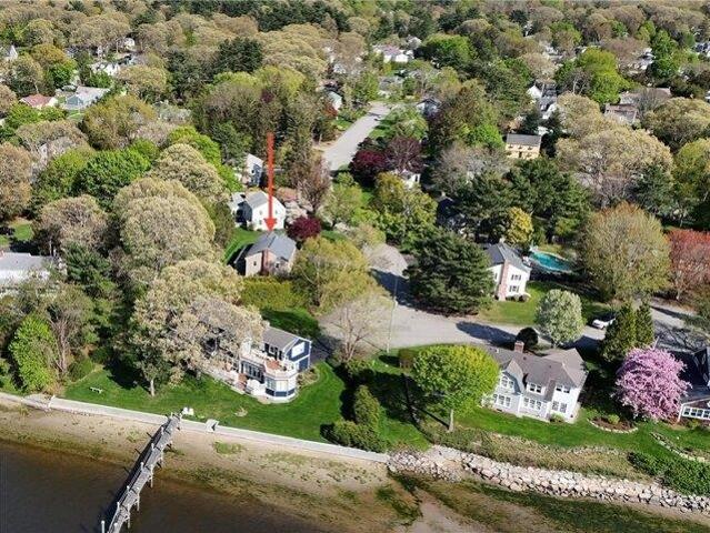 house with 4 bedroom, Barrington RI ES103969884
