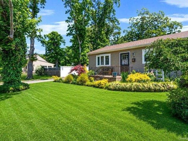 house with 4 bedroom, Bay Shore NY ES104909623