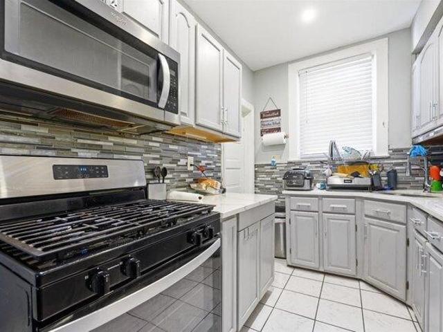 house with 4 bedroom, Bayonne NJ DLS102800831