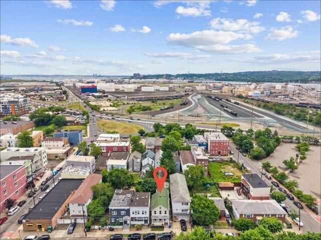 house with 4 bedroom, Bayonne NJ ES104295825