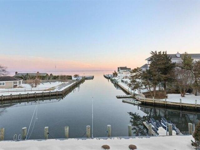 house with 4 bedroom, Bayport NY ES103603845