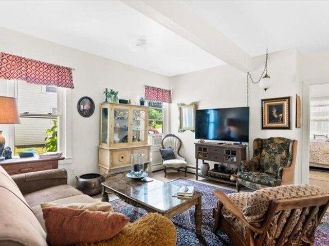house with 4 bedroom, Bennington VT DLS102029768