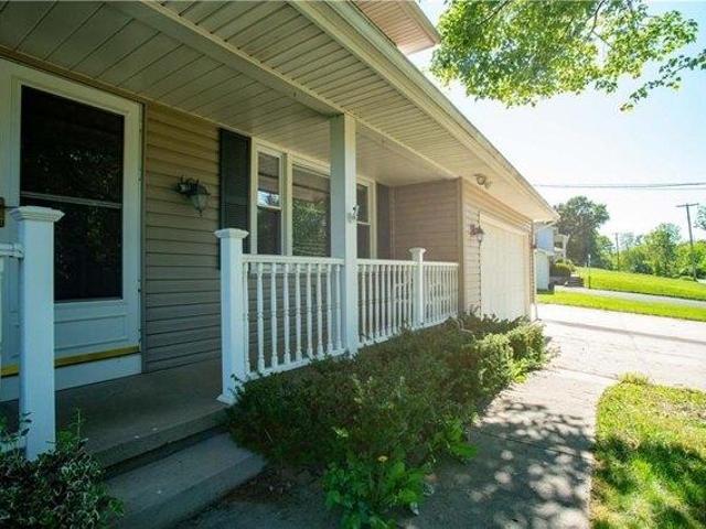 house with 4 bedroom, Beaver Falls PA ES103600321