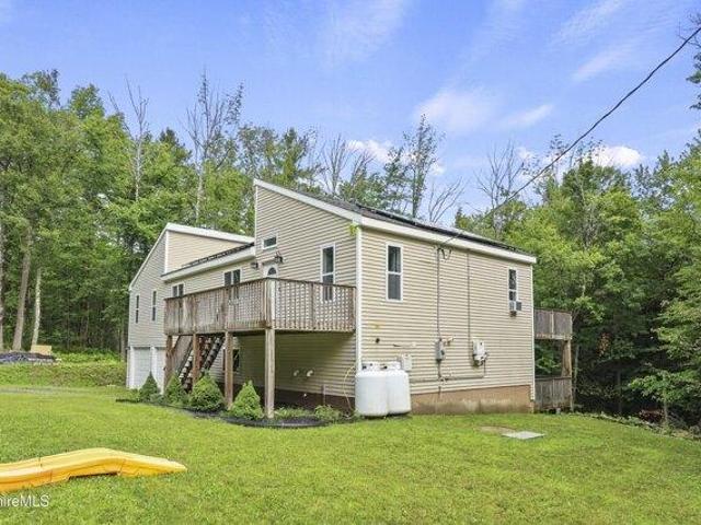 house with 4 bedroom, Becket MA ES103074092