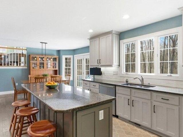 house with 4 bedroom, Bedford MA DLS102446364