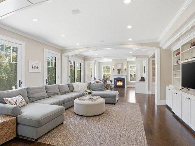 house with 4 bedroom, Bedford MA ES104850070
