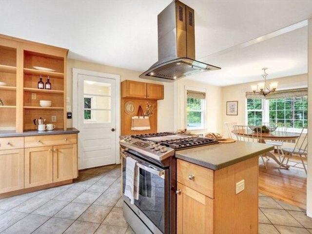 house with 4 bedroom, Bedford MA ES105060591