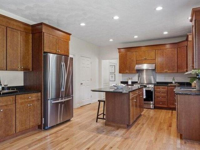 house with 4 bedroom, Bedford MA ES105082535