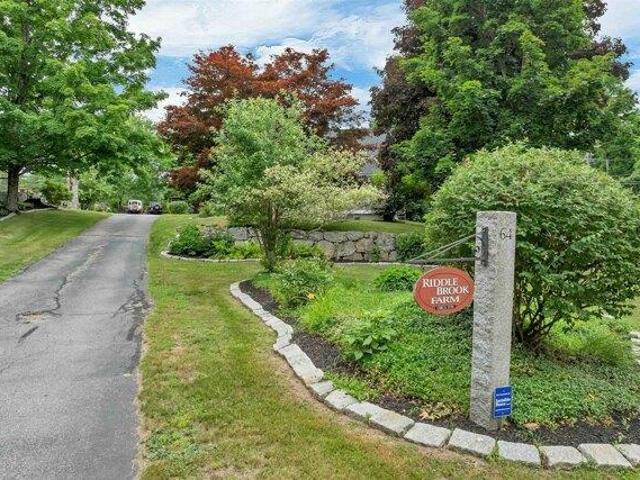 house with 4 bedroom, Bedford NH ES104044201
