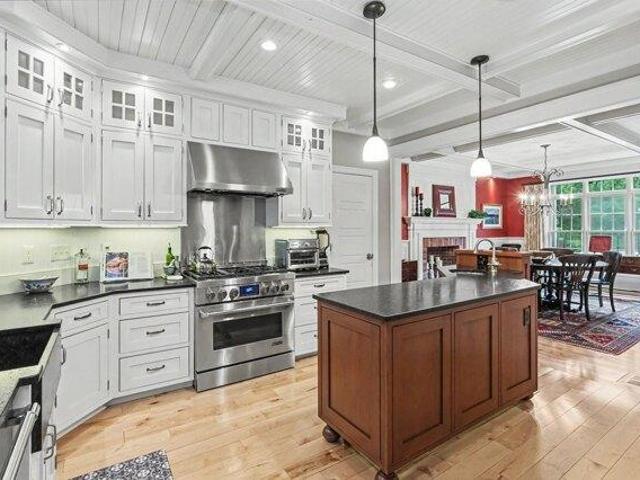 house with 4 bedroom, Bedford NH ES105094567