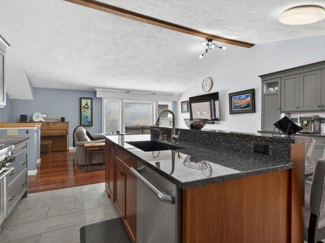 house with 4 bedroom, Bedford NH ES105109495