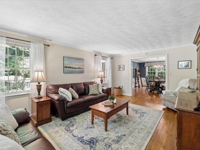 house with 4 bedroom, Bedford NH ES105193077