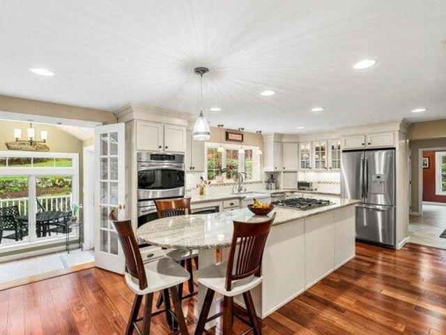 house with 4 bedroom, Bedford NH ES103187872