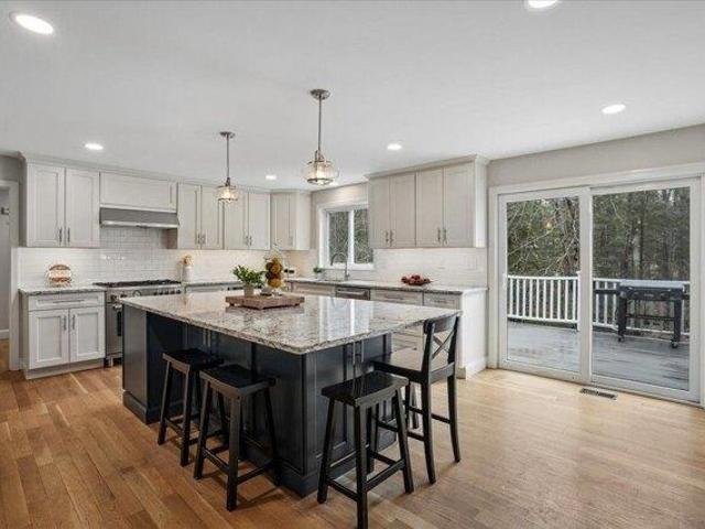 house with 4 bedroom, Bedford NH ES103499837