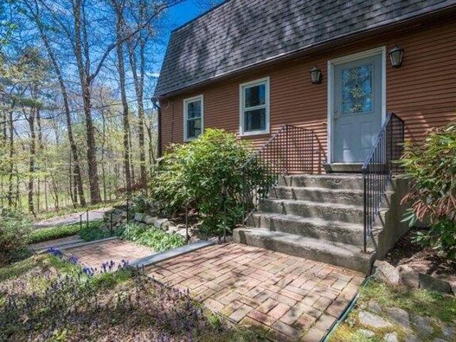 house with 4 bedroom, Belchertown MA ES102860037