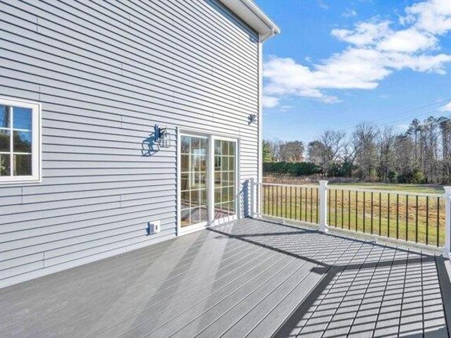 house with 4 bedroom, Belchertown MA ES105040943
