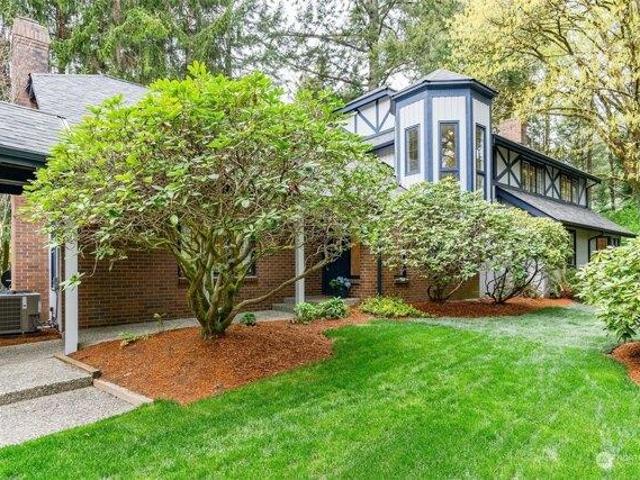 house with 4 bedroom, Bellevue WA DLS88247253