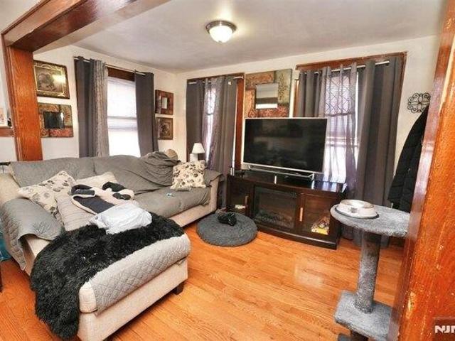 house with 4 bedroom, Belleville NJ ES103665286
