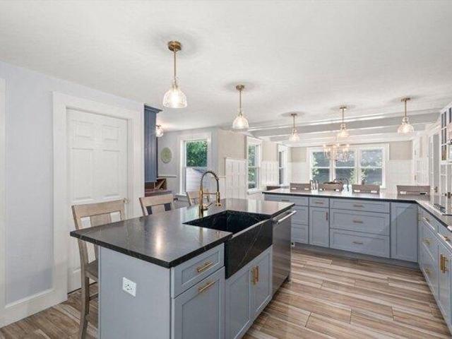 house with 4 bedroom, Bellingham MA ES104149731