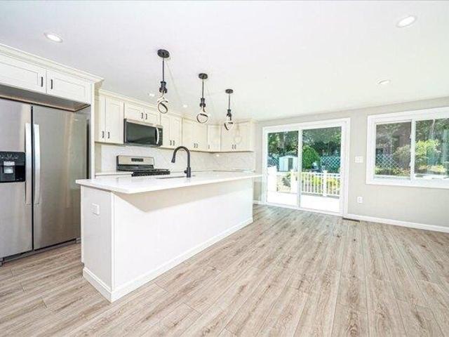 house with 4 bedroom, Bellingham MA ES104189033