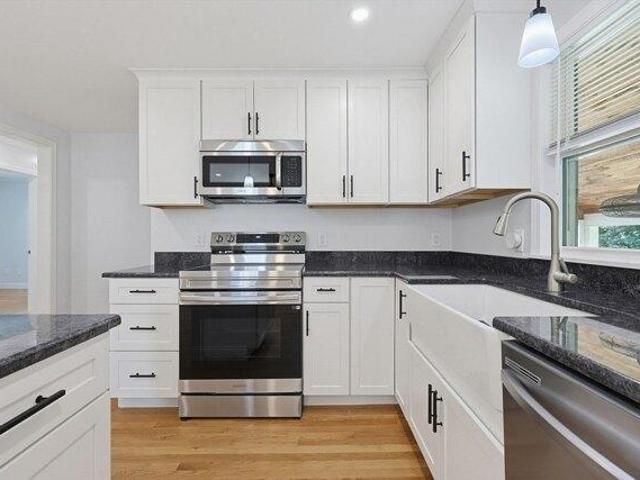 house with 4 bedroom, Bellingham MA ES105190987