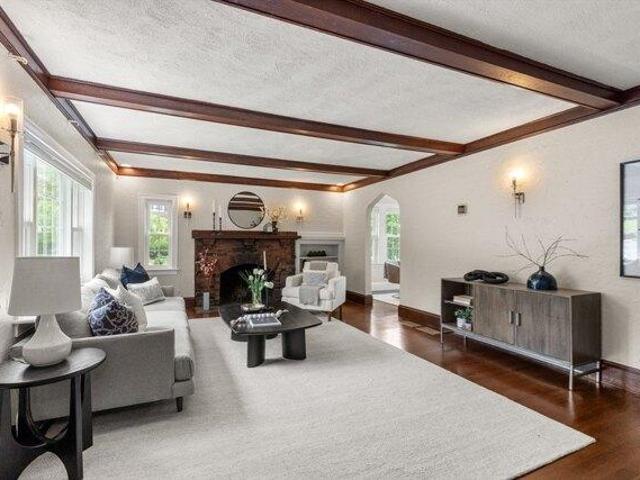 house with 4 bedroom, Belmont MA ES104571470