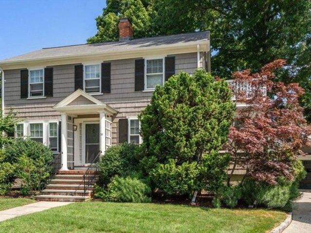 house with 4 bedroom, Belmont MA ES105107197