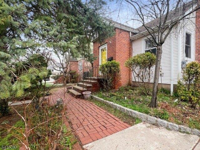 house with 4 bedroom, Bergenfield NJ DLS101632705