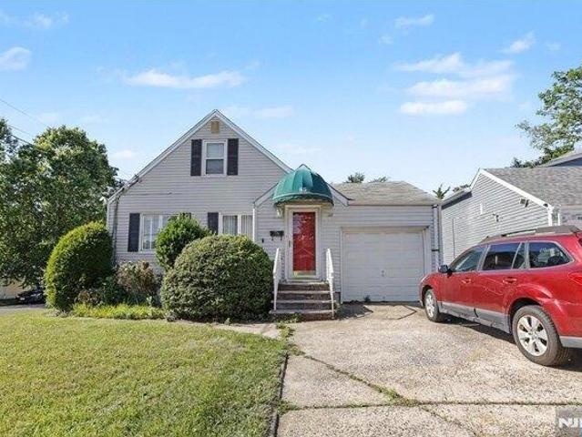 house with 4 bedroom, Bergenfield NJ DS104411323