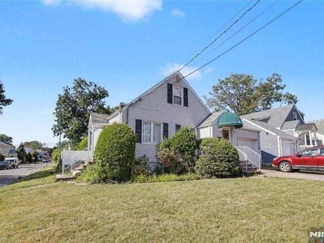 house with 4 bedroom, Bergenfield NJ ES104833213
