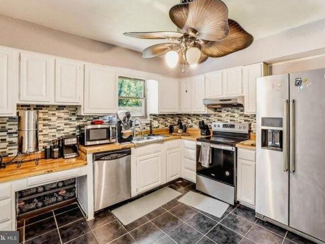house with 4 bedroom, Berlin NJ ES104922342