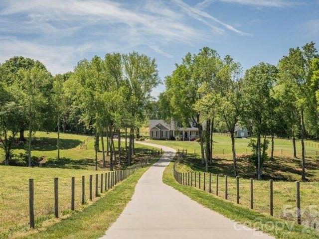 house with 4 bedroom, Bessemer City NC DS103587816