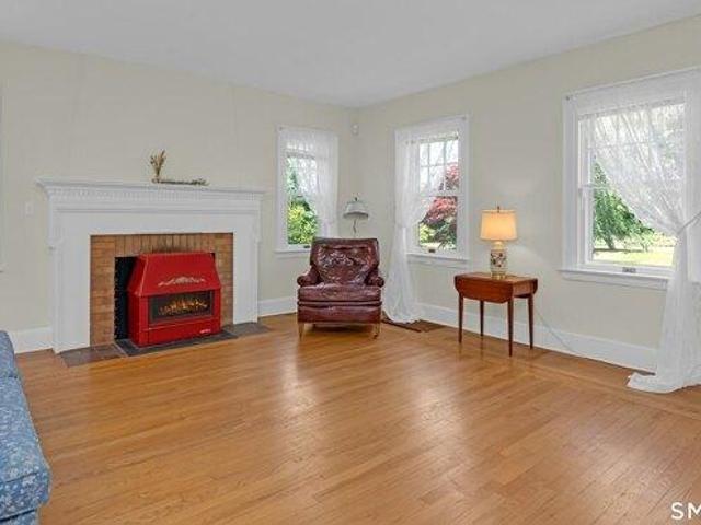 house with 4 bedroom, Bethany CT ES104236139