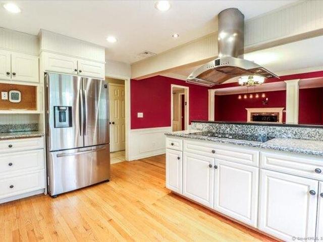 house with 4 bedroom, Bethel CT DLS88247200
