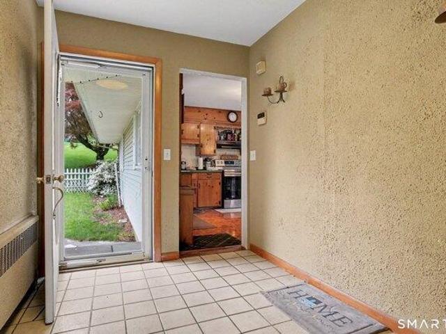 house with 4 bedroom, Bethel CT DS102728530
