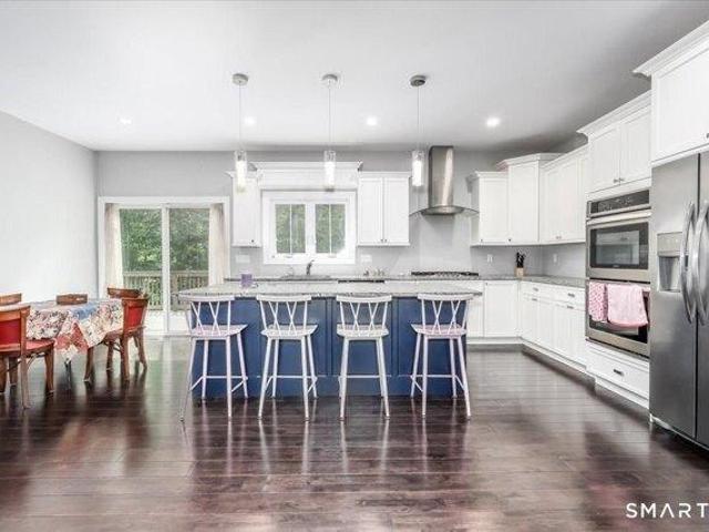 house with 4 bedroom, Bethel CT ES102825156